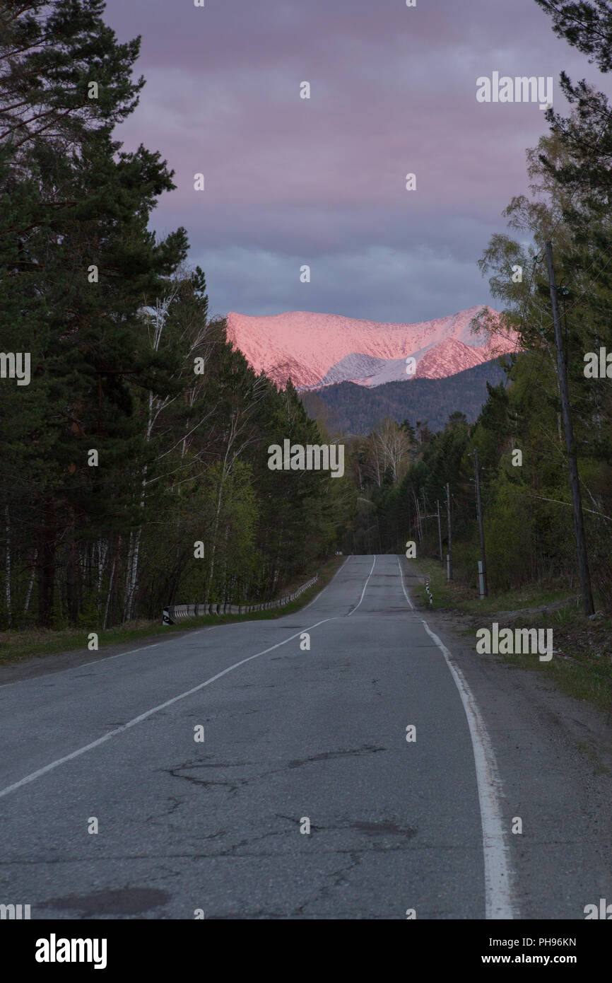 Straight down the road view hi-res stock photography and images - Alamy