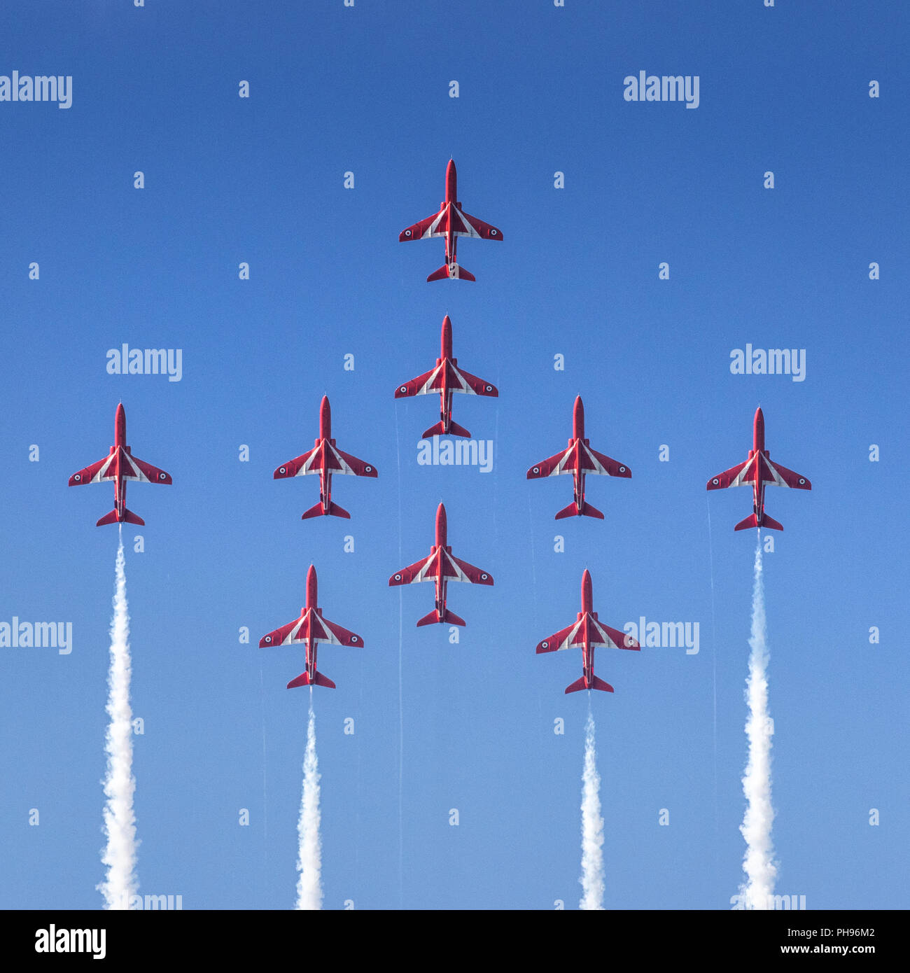 Red arrows aerobatic team close up hi-res stock photography and images ...