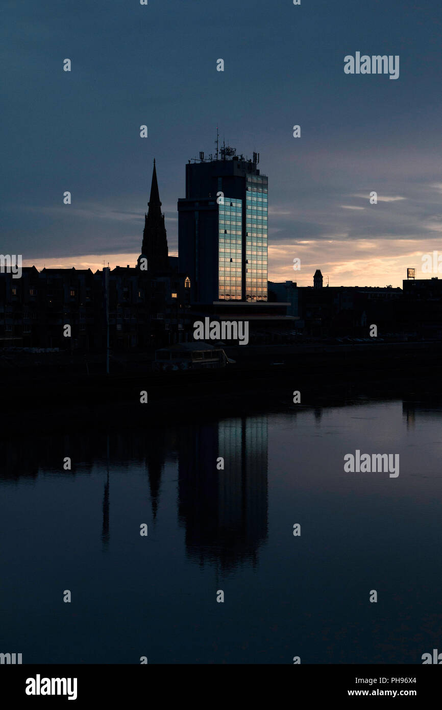 Ambient exposure hi-res stock photography and images - Alamy