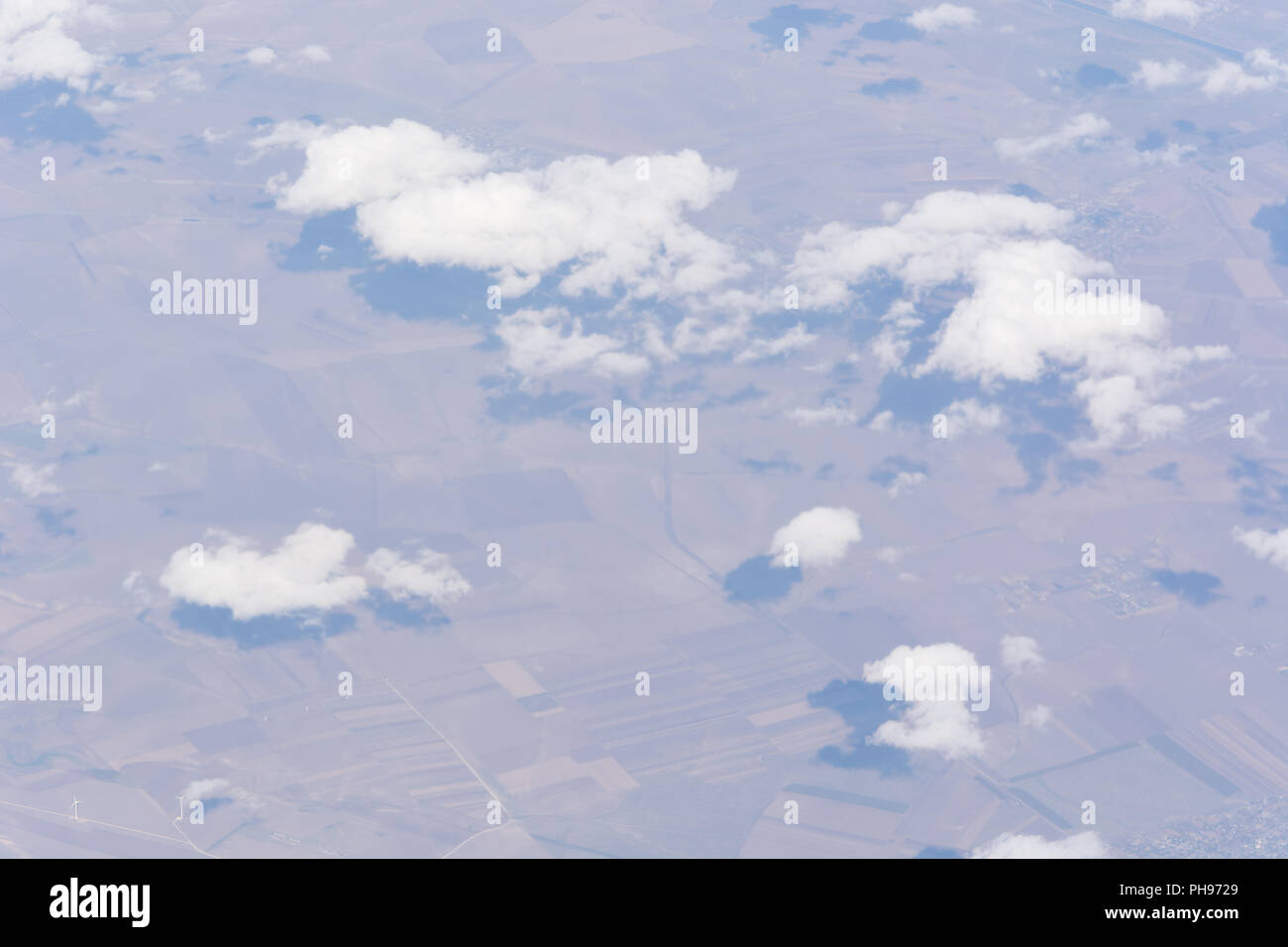Cabin lake view through window hi-res stock photography and images - Alamy