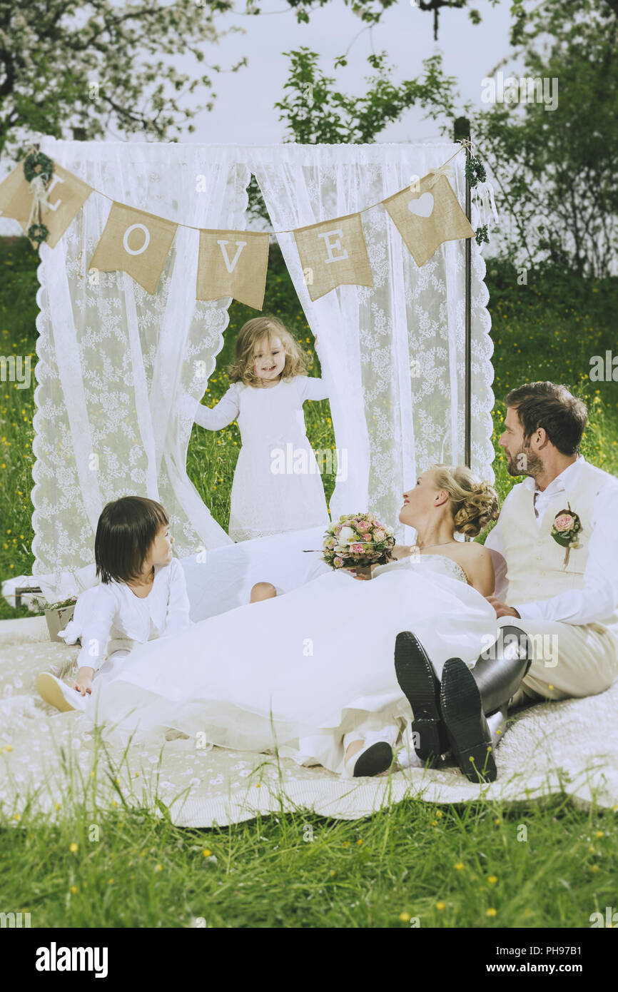 Garden Wedding Flower Children Stock Photo - Alamy