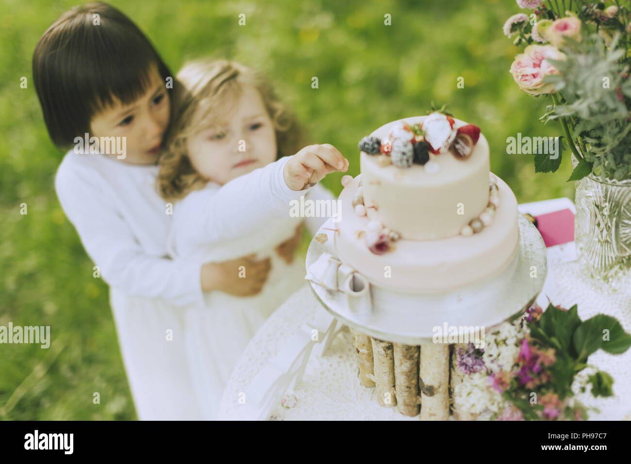 wedding cake nibble cake Stock Photo - Alamy