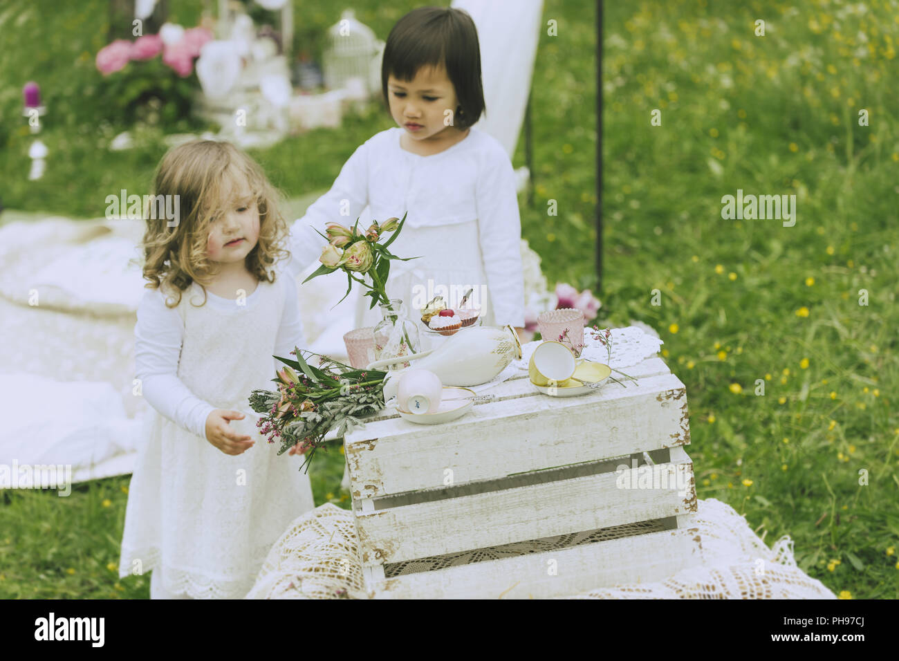 Garden Wedding Flower Children Stock Photo - Alamy
