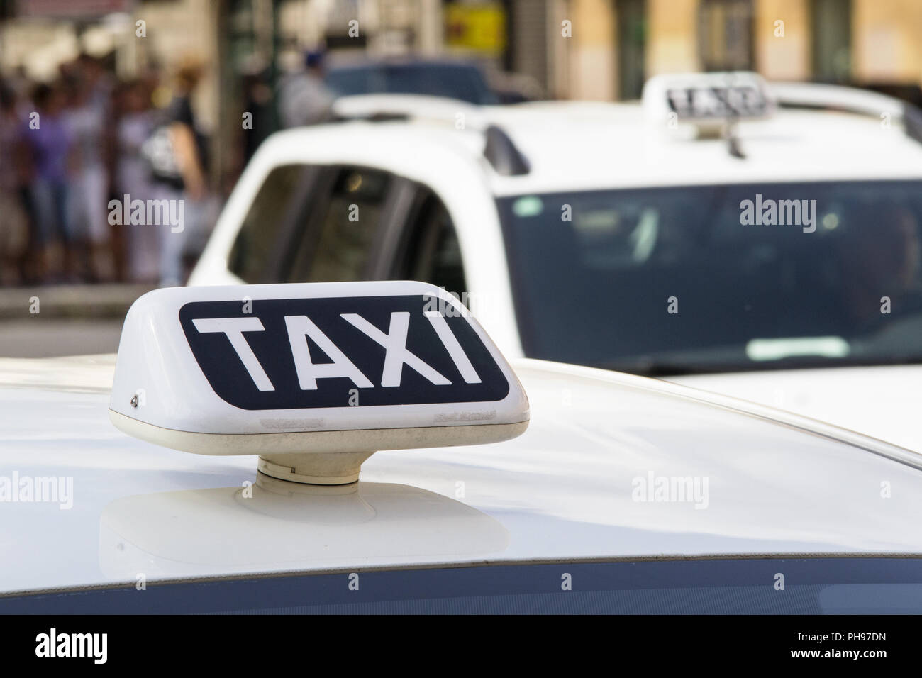 Taxi rome hi-res stock photography and images - Alamy