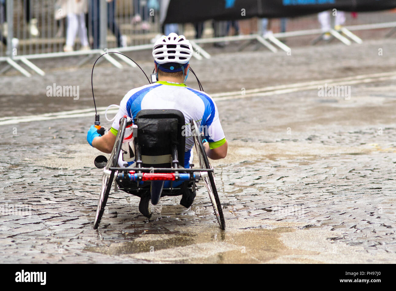 Paralympic runner hi-res stock photography and images - Alamy