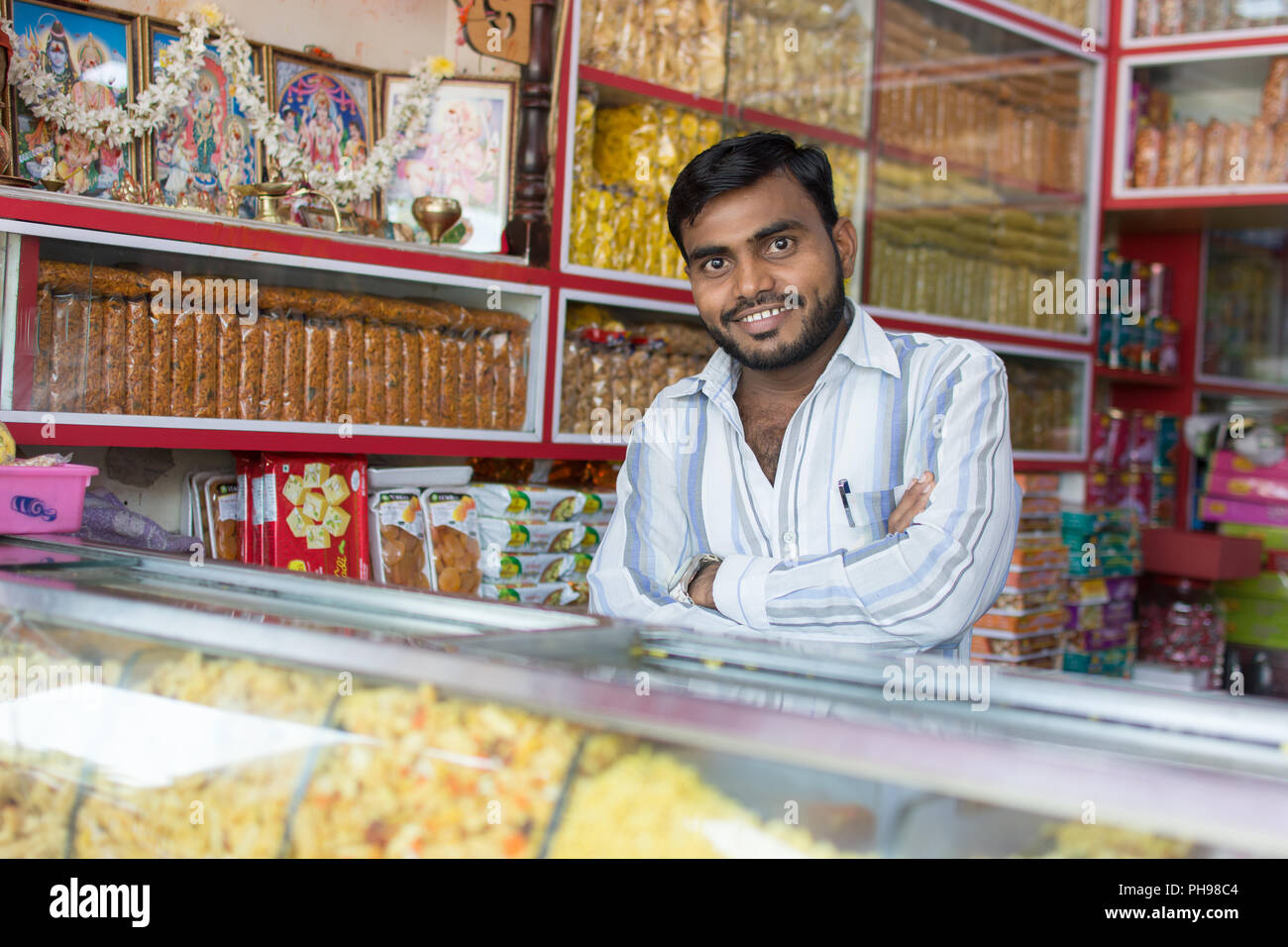 Children supermarket sweets hi-res stock photography and images - Alamy