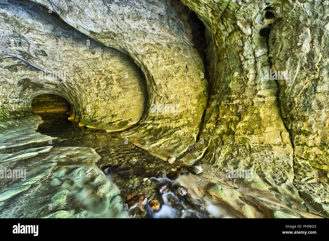 Underground river in Cave Stream Scenic Reserve Stock Photo - Alamy