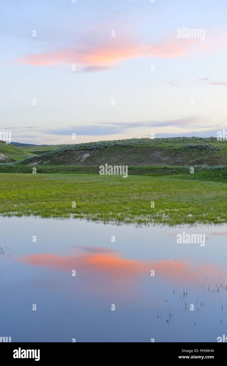 Cloud valley hi-res stock photography and images - Alamy