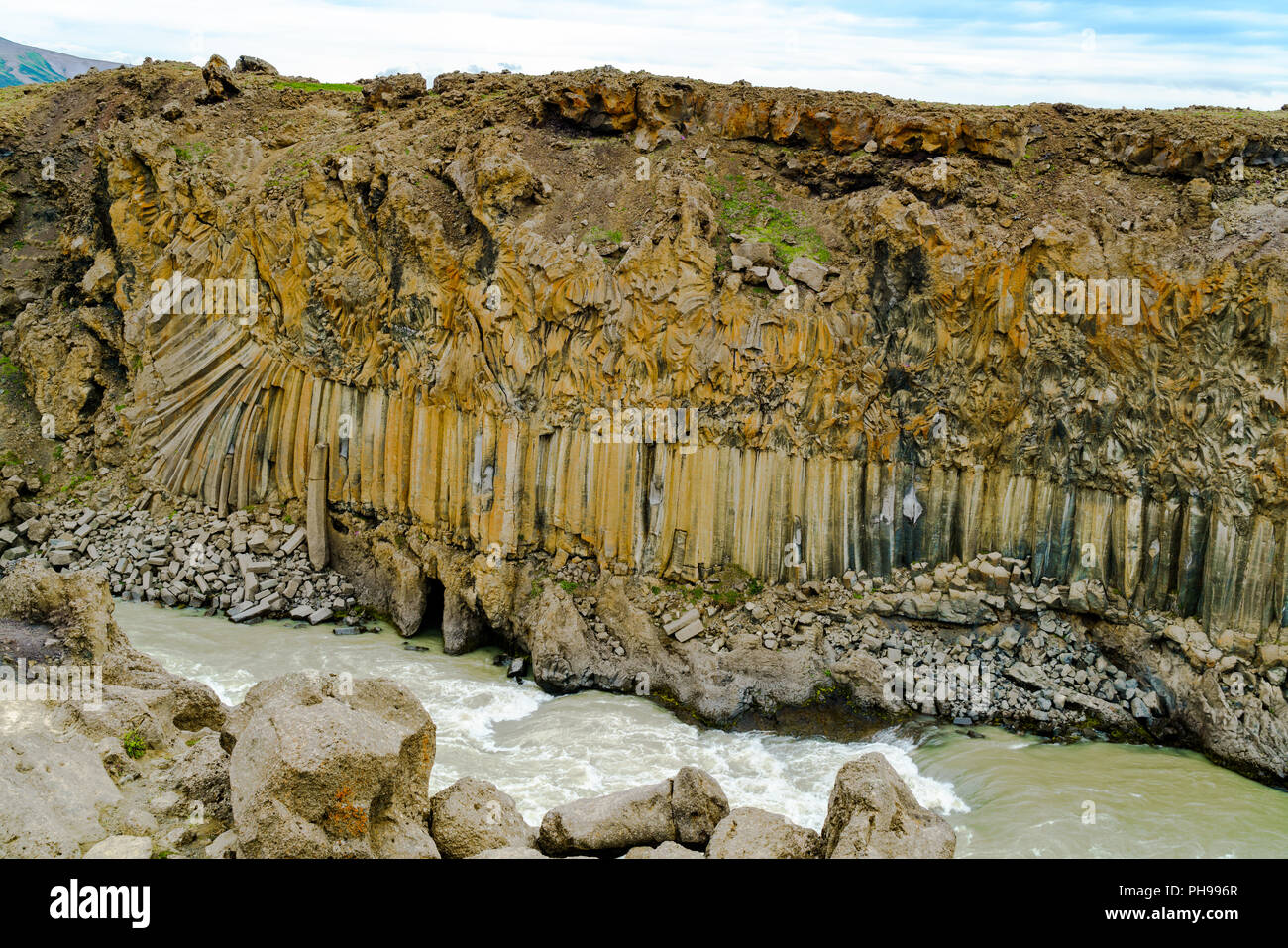 Beautiful rock pattern at the cliff of Aldeyjafoss Stock Photo - Alamy