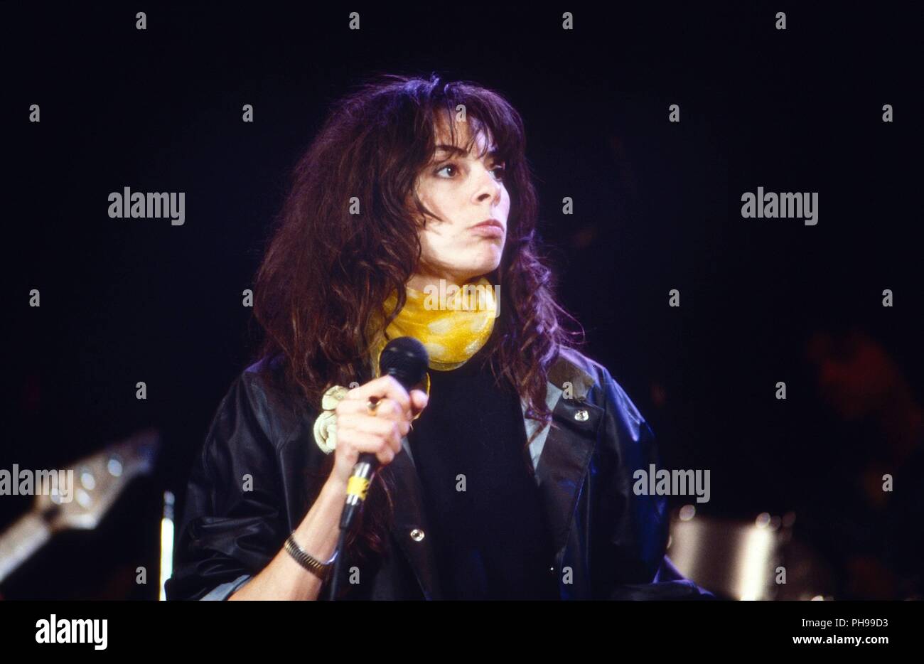 Alice, italienische Popsängerin, bei einem Konzert in Italien, 1982 ...
