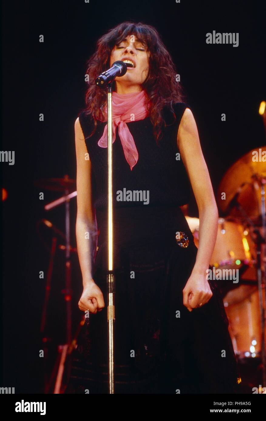 Alice, italienische Popsängerin, bei einem Konzert in Italien, 1982 ...