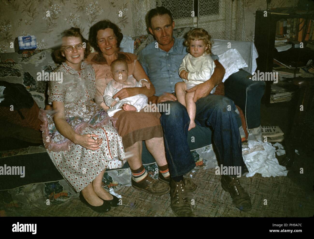 1965 house family hi-res stock photography and images - Alamy