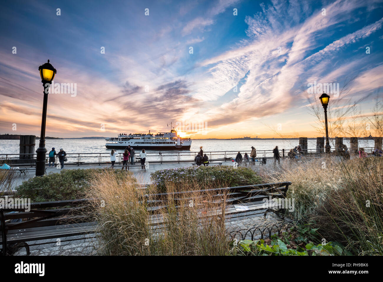 Battery Park Ferry Stock Photos & Battery Park Ferry Stock Images - Alamy