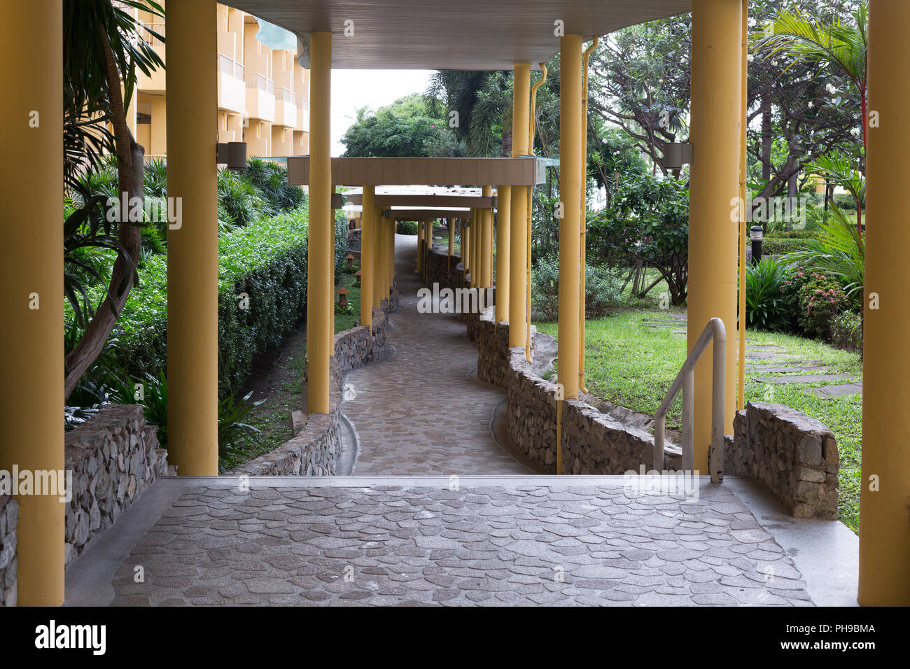 corridor, columns, tropical Stock Photo - Alamy