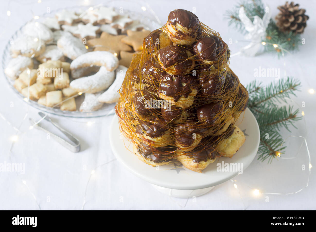 Croquembouche wedding hi-res stock photography and images - Alamy