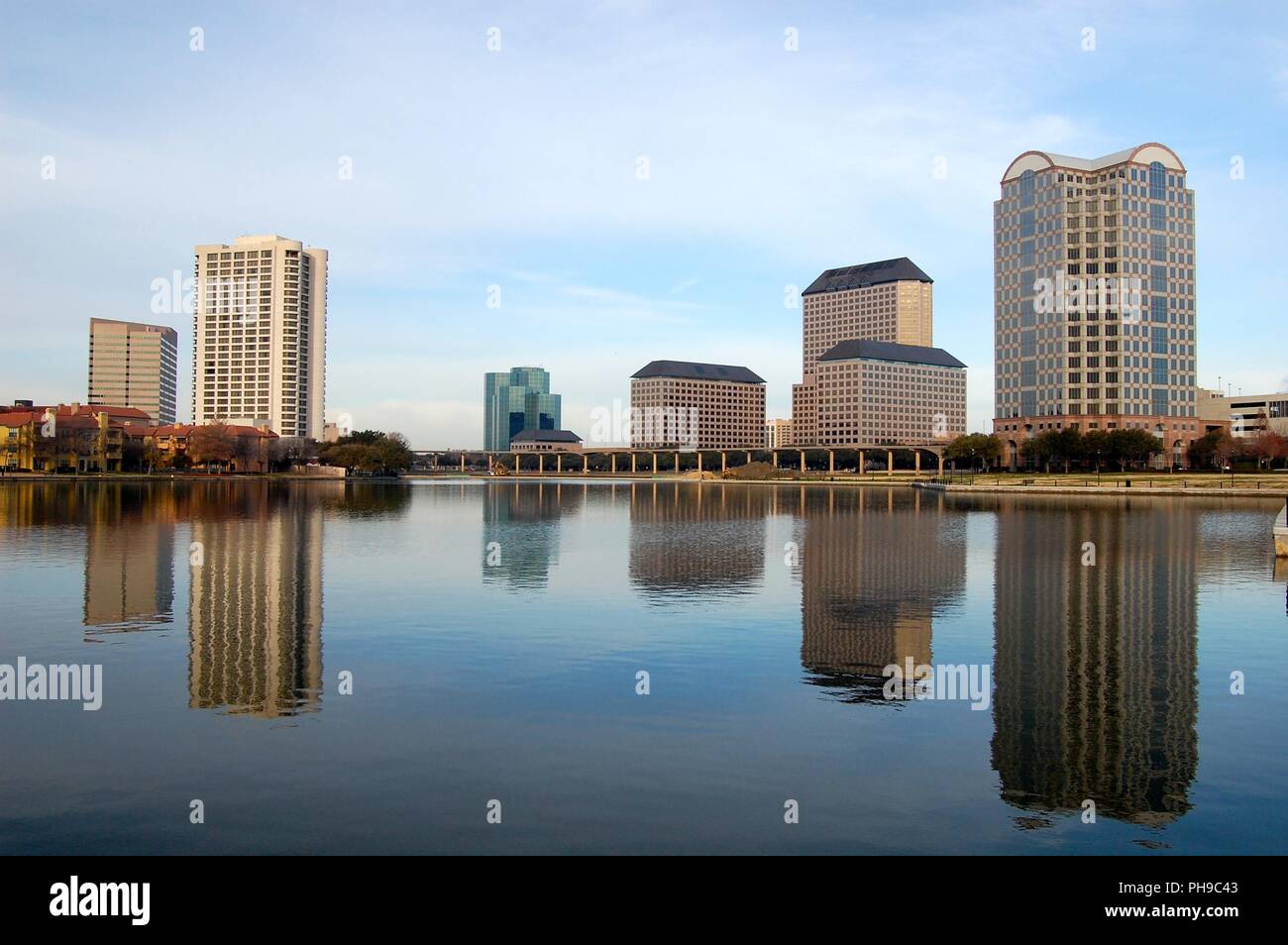 Irving las colinas buildings hi-res stock photography and images - Alamy