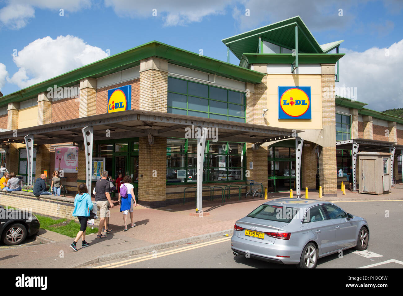 Parc Tawe North Retail Park, Swansea Stock Photo - Alamy