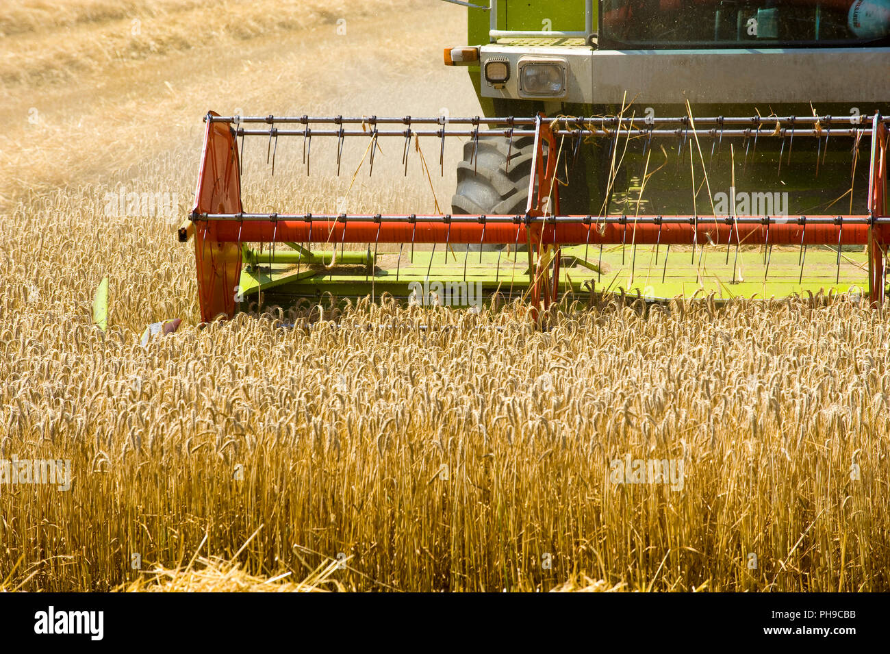Combine machine hi-res stock photography and images - Alamy