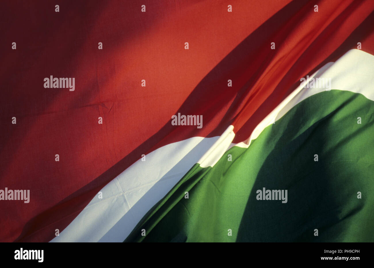 Italian flag wind hi-res stock photography and images - Alamy
