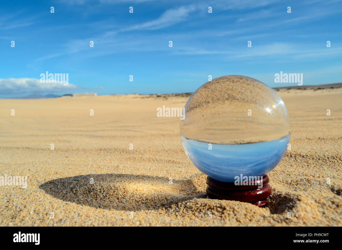 Object in the Dry Desert Stock Photo - Alamy