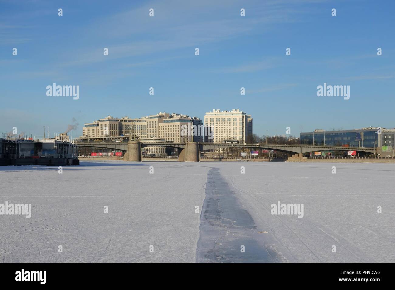 Big nevka river hi-res stock photography and images - Alamy
