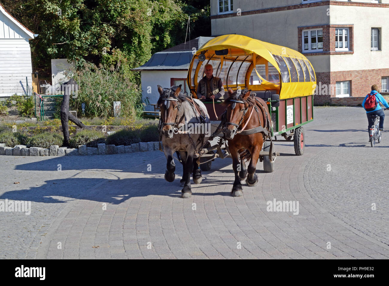 Waggon and horses hi-res stock photography and images - Alamy
