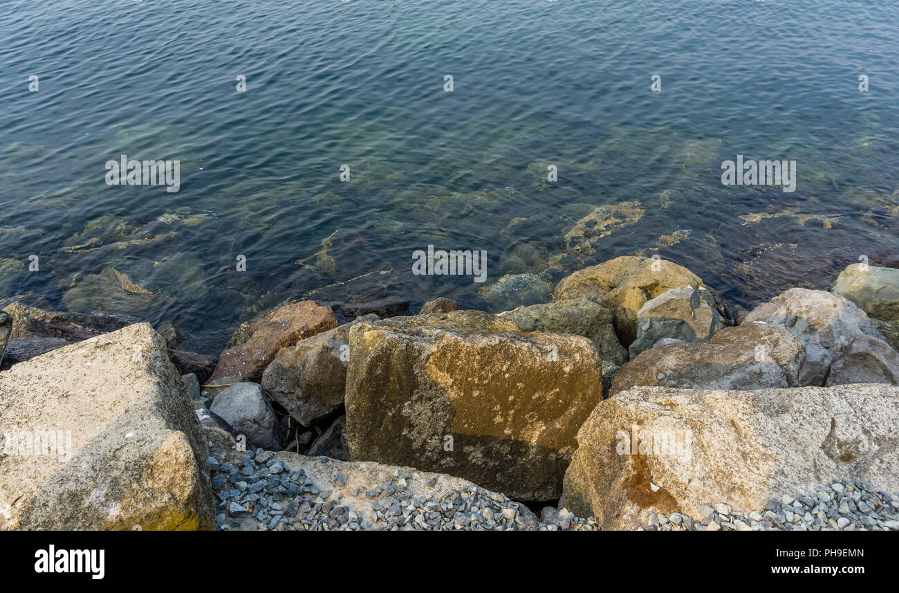 Large boulders in front hi-res stock photography and images - Alamy