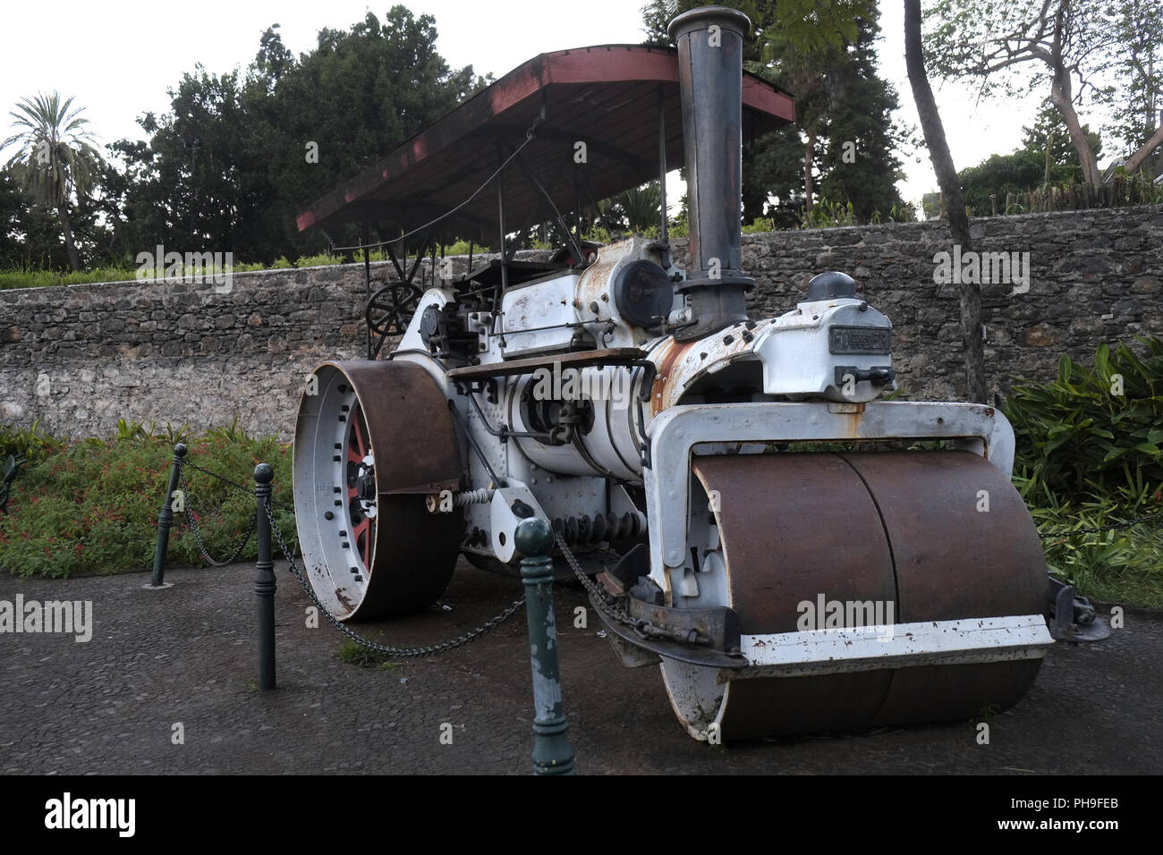 Steam roller hi-res stock photography and images - Alamy