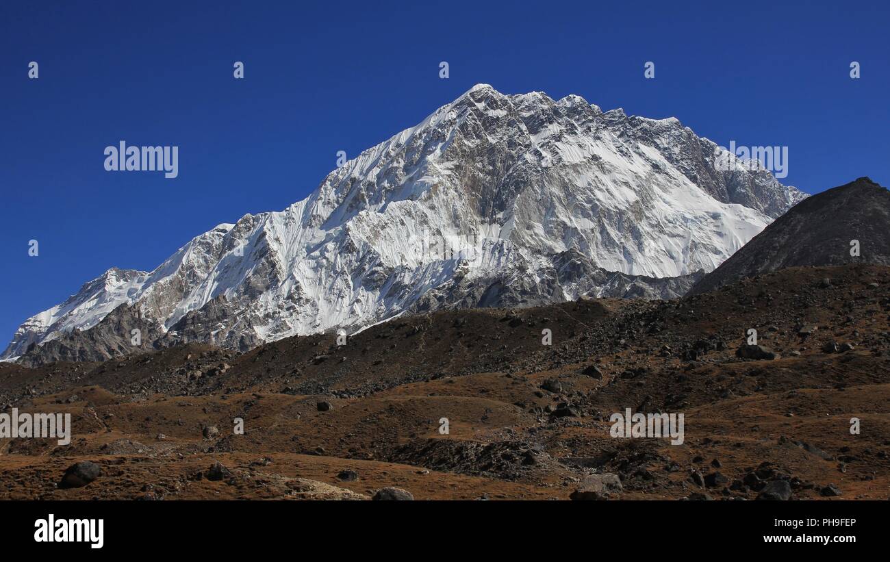 Mount Nuptse, high mountain of the Himalayas Stock Photo - Alamy
