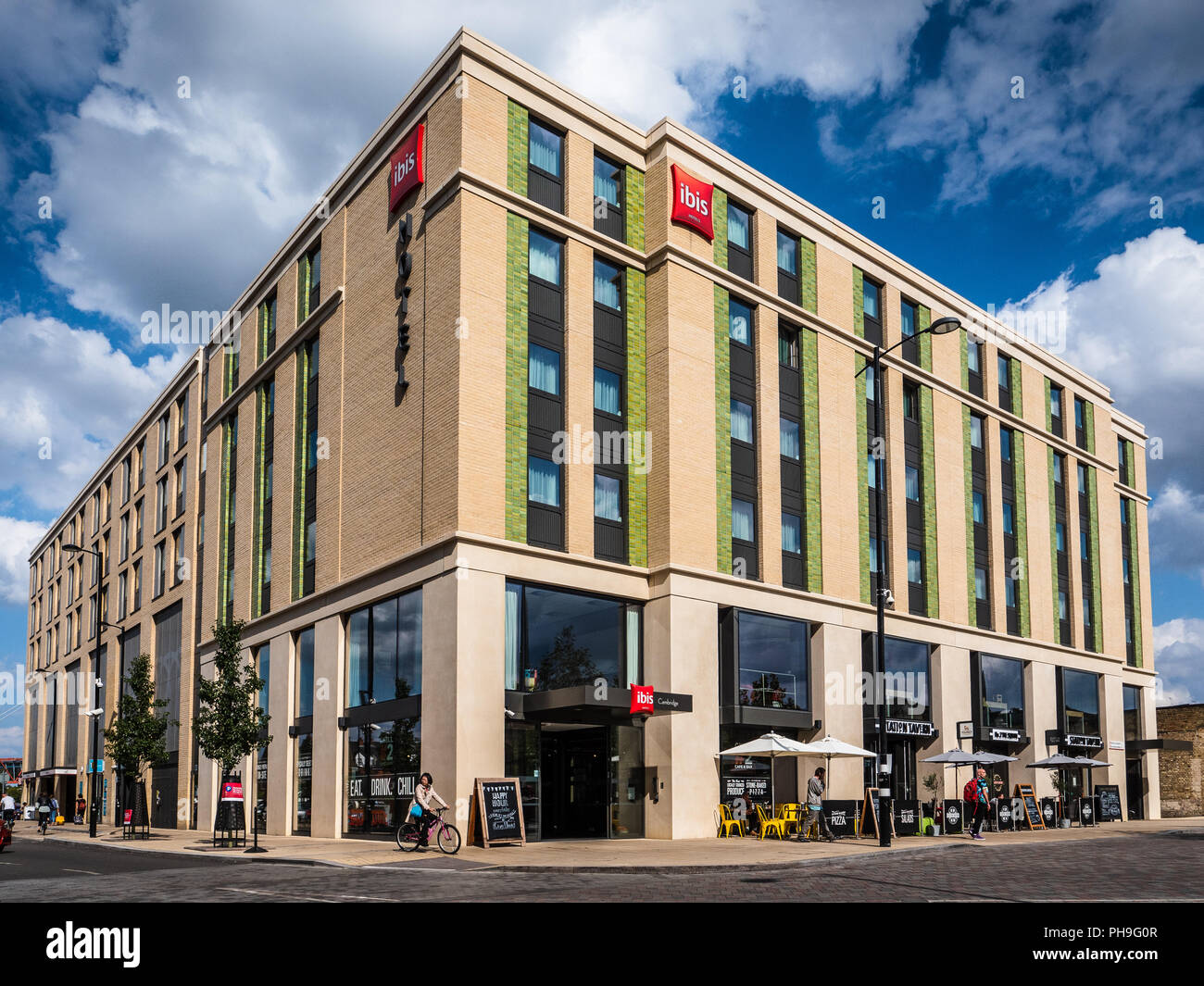 IBIS Hotel at Cambridge Station Square redevelopment. Hotel IBIS ...