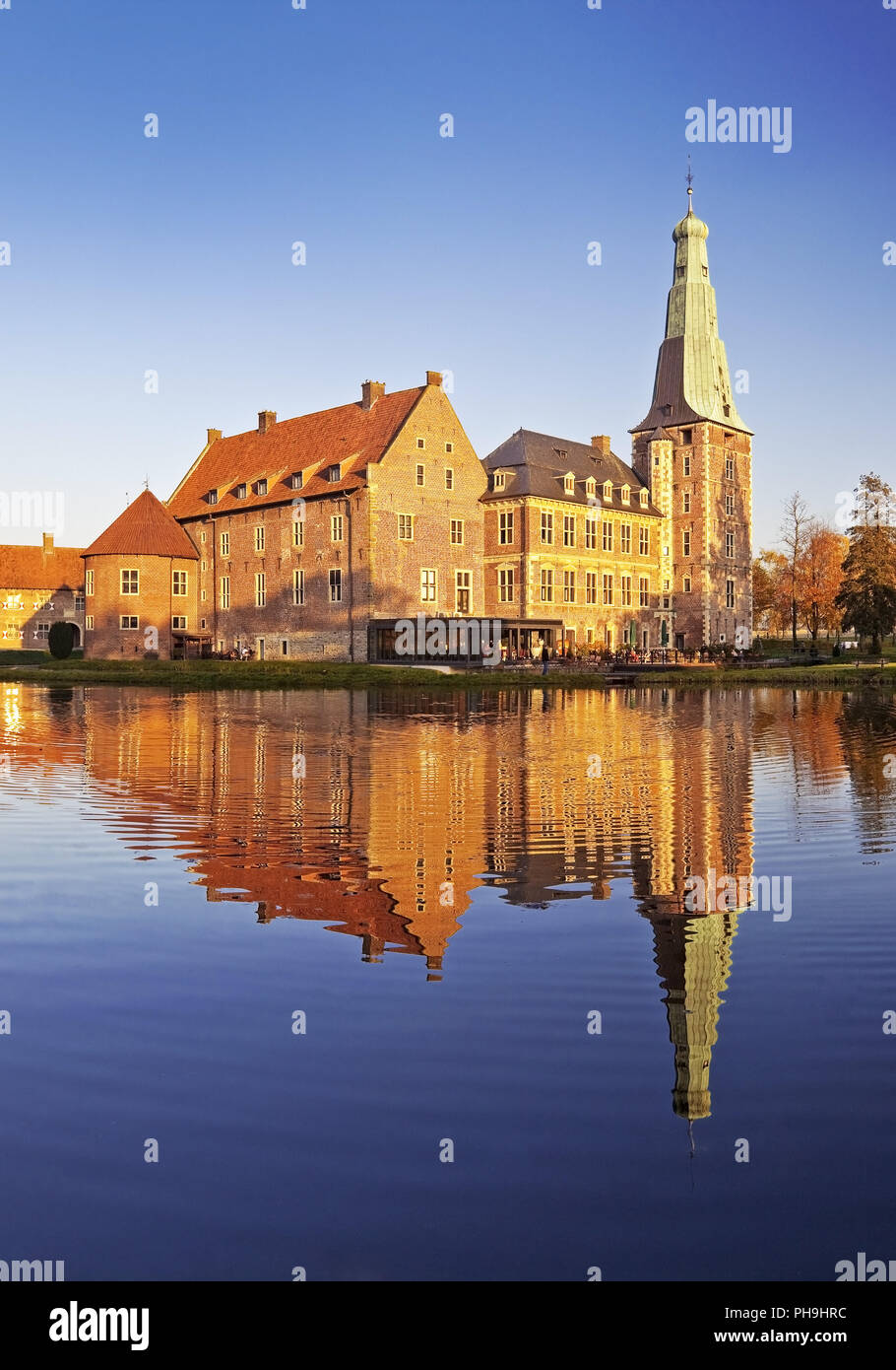 Schloss Raesfeld Castle, moated castle, Raesfeld, Muensterland, North ...