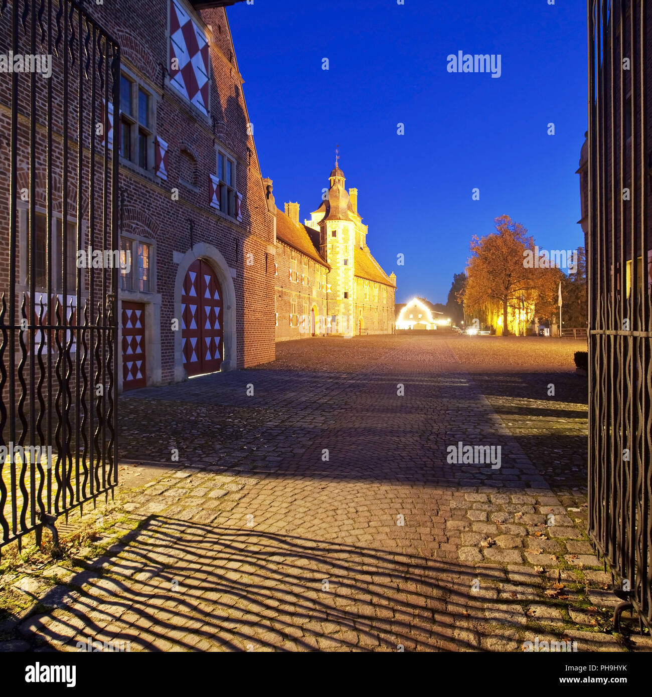 Schloss Raesfeld Castle, Raesfeld, Muensterland region, North Rhine ...