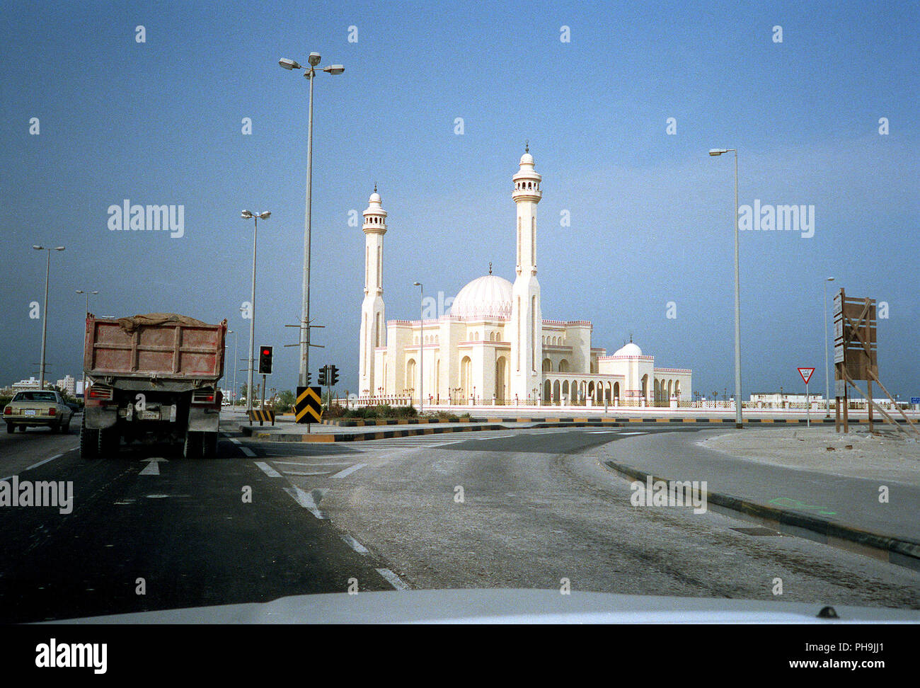 Civilian vehicles hi-res stock photography and images - Alamy