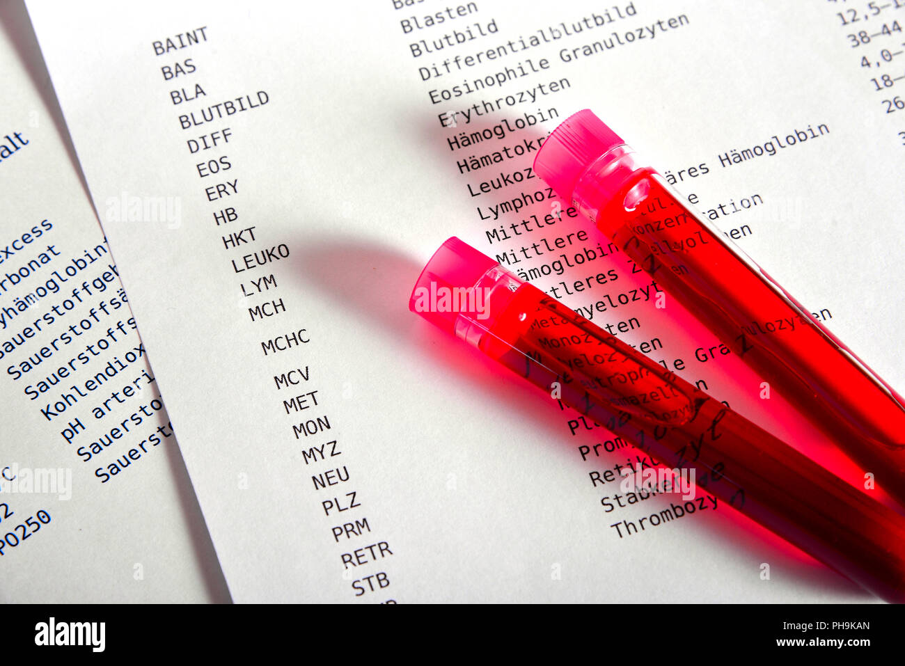 Laboratory diagnostics hi-res stock photography and images - Alamy