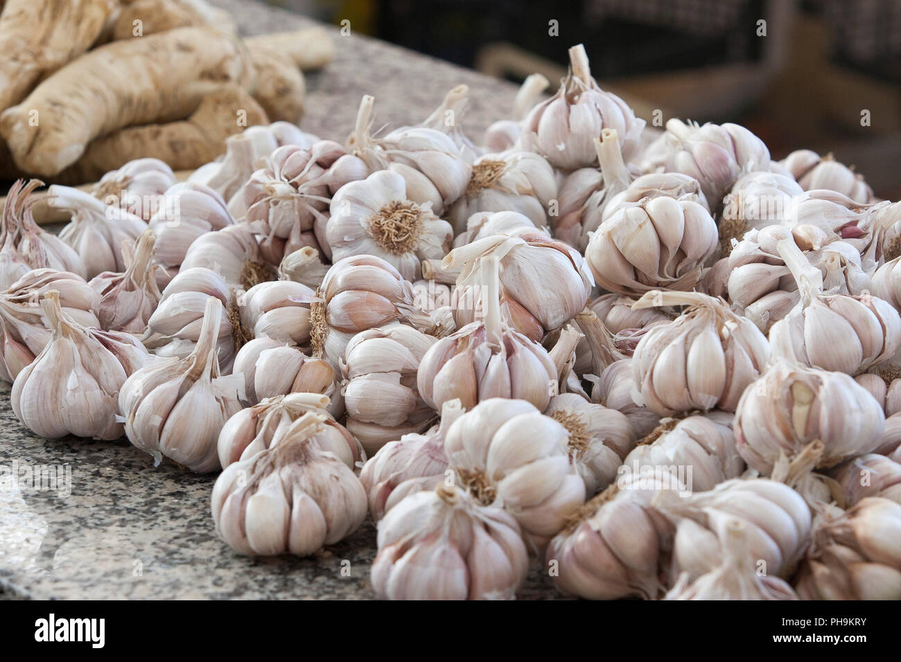 Bunch of garlic Stock Photo - Alamy