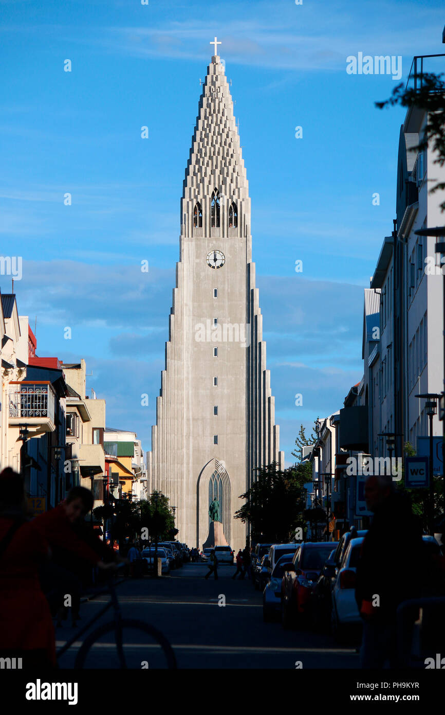 Hallgrimskirche hi-res stock photography and images - Alamy