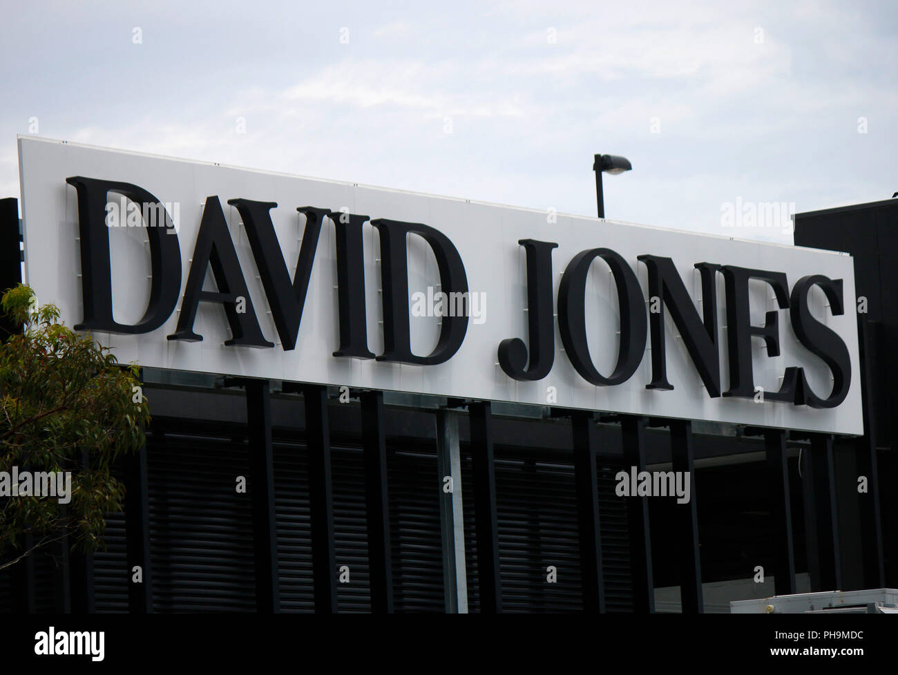David jones logo hi-res stock photography and images - Alamy