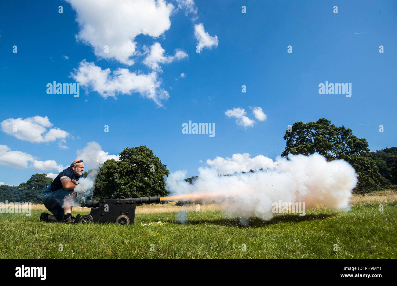 Replica rampart cannon hi-res stock photography and images - Alamy