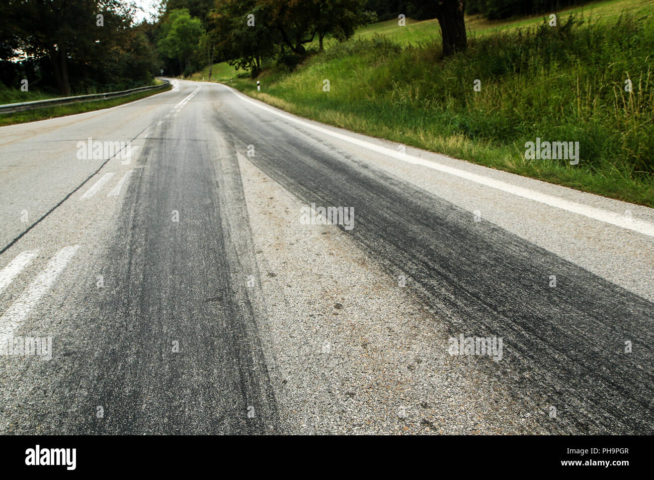 Racing to the beginning of the road hi-res stock photography and images ...