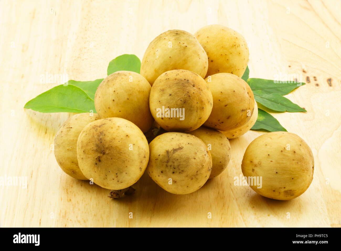 Longkong fruit hi-res stock photography and images - Alamy