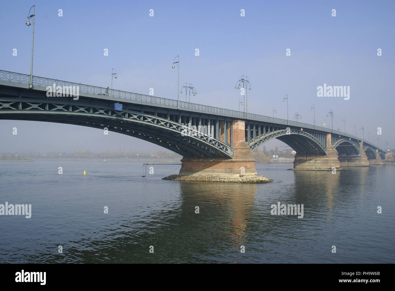 Theodor-Heuss-Bridge in Mainz, Rhineland-Palatinate Stock Photo - Alamy