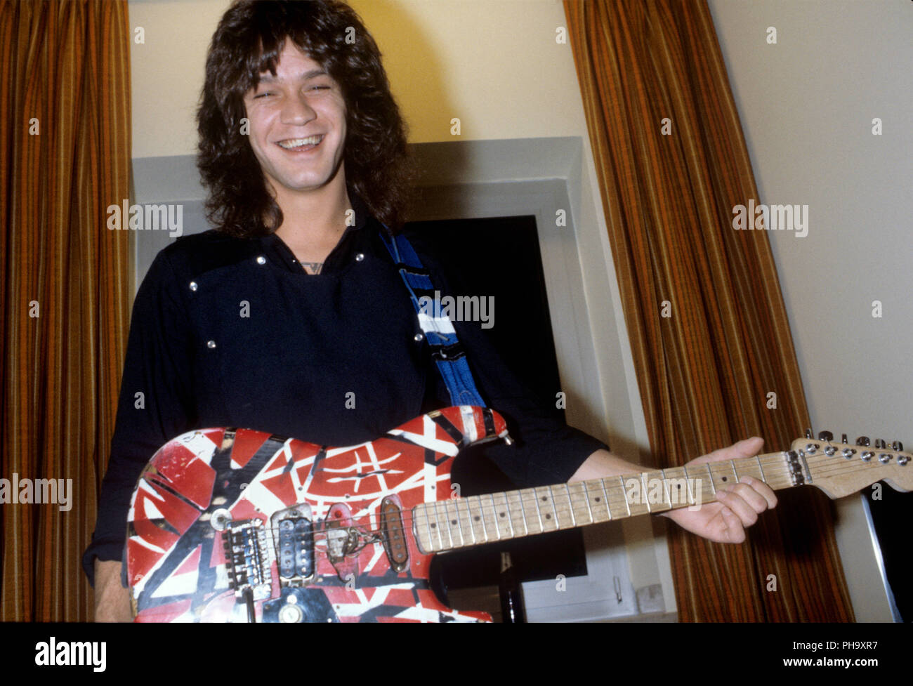 Eddie Van Halen (Edward Lodewijk Van Halen ) on im Oktober 1981 in ...