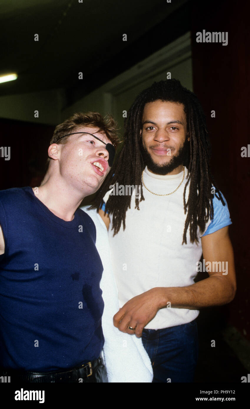 UB40 (v.l. Unbekannt, Terence „Astro“ Wilson) in November 1982. | usage ...