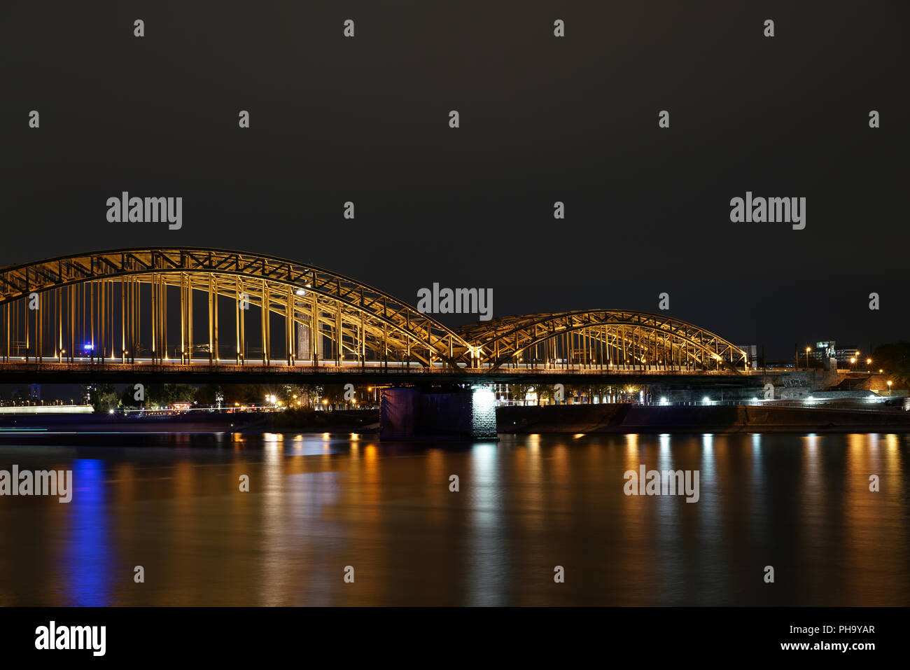 City view with hohenzollern bridge hi-res stock photography and images ...