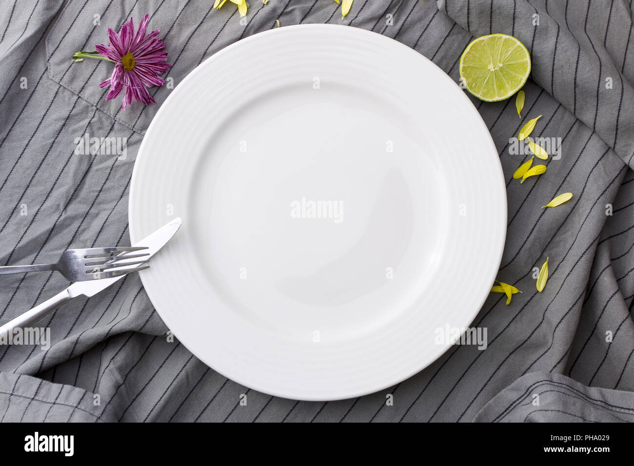 White Empty Plate Stock Photo - Alamy
