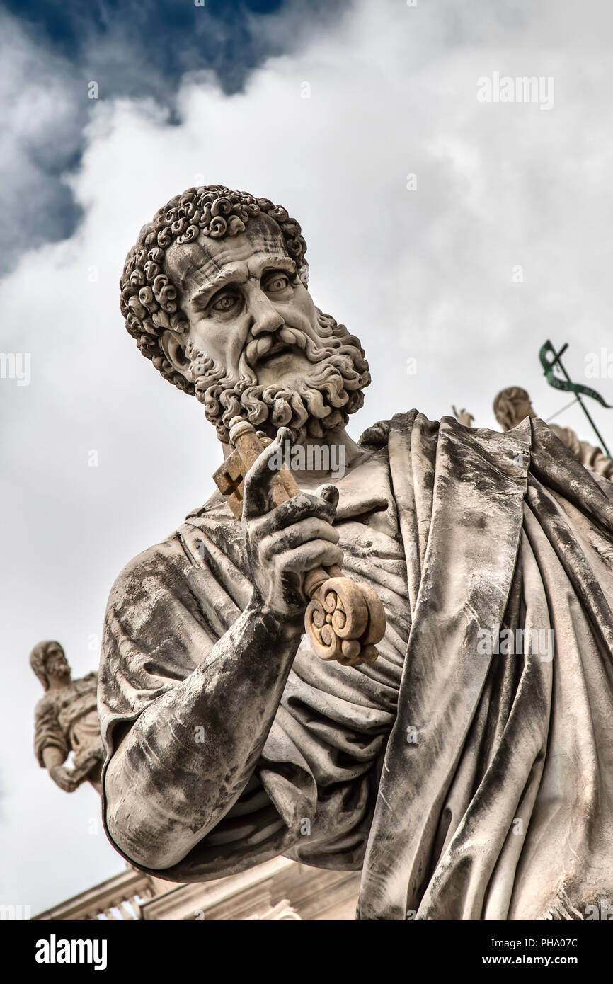 Saint peter statue with key hi-res stock photography and images - Alamy
