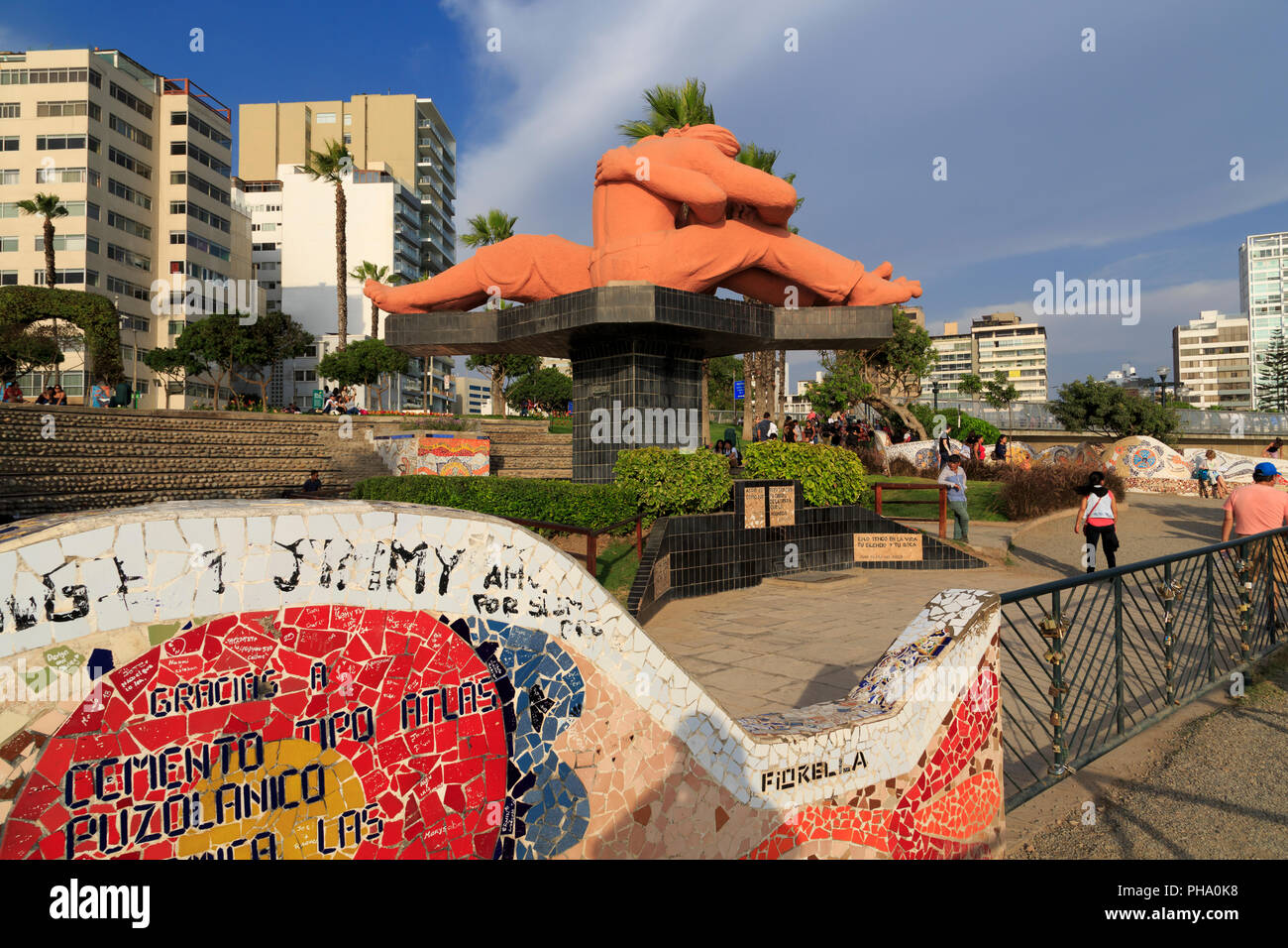 El Beso Sculpture, Parque de Amor, Mira Flores District, Lima, Peru ...