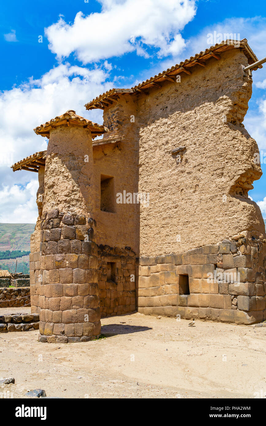 Temple of Wiracocha or Temple of Raqchi Stock Photo - Alamy
