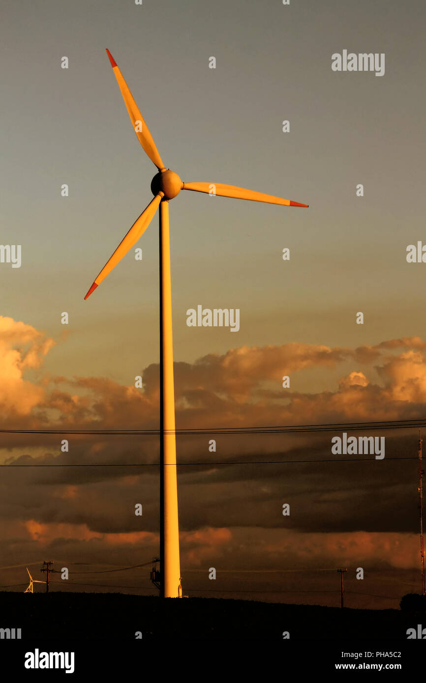 Power station silhouette hi-res stock photography and images - Alamy