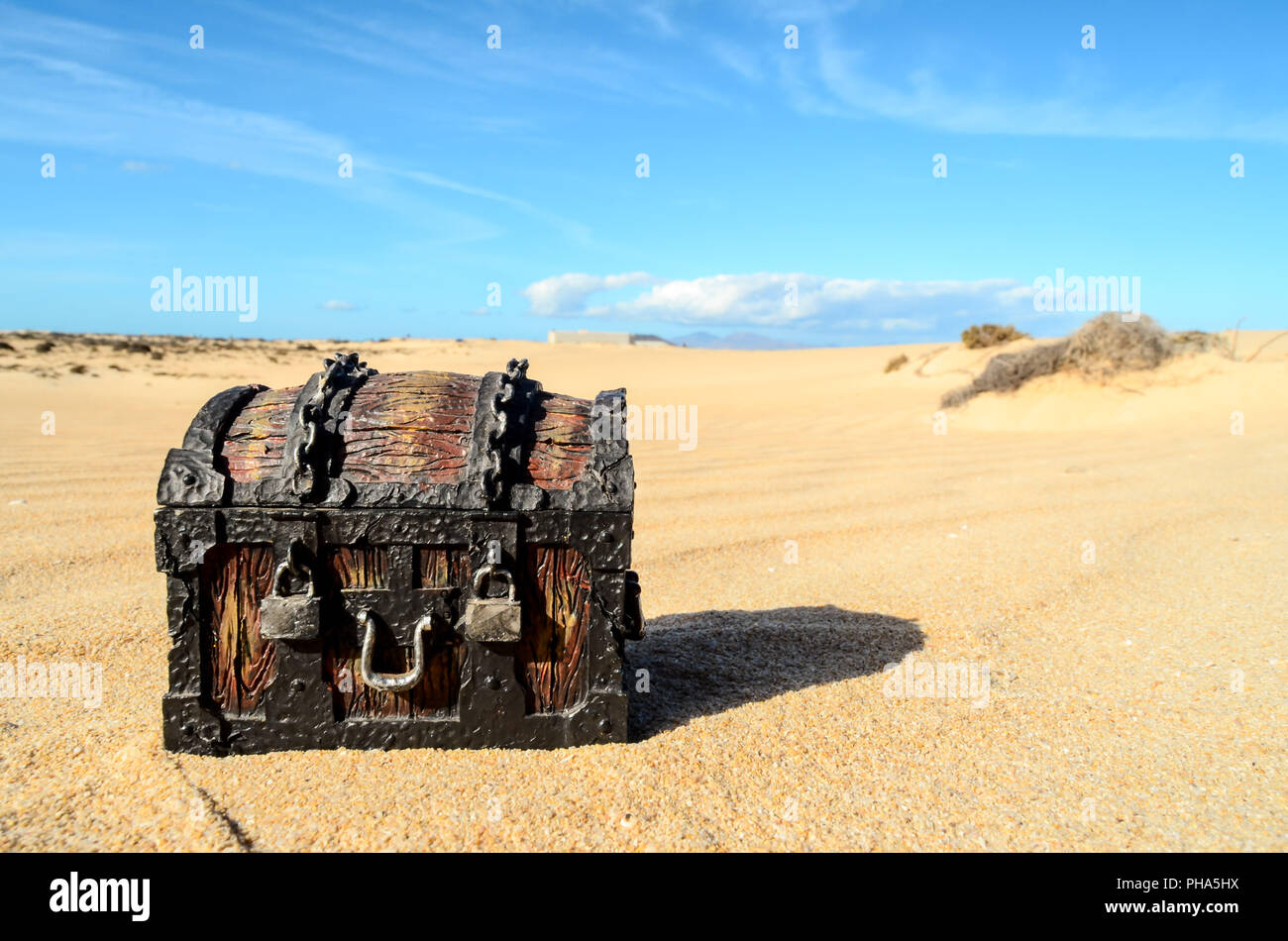 Object in the Dry Desert Stock Photo - Alamy